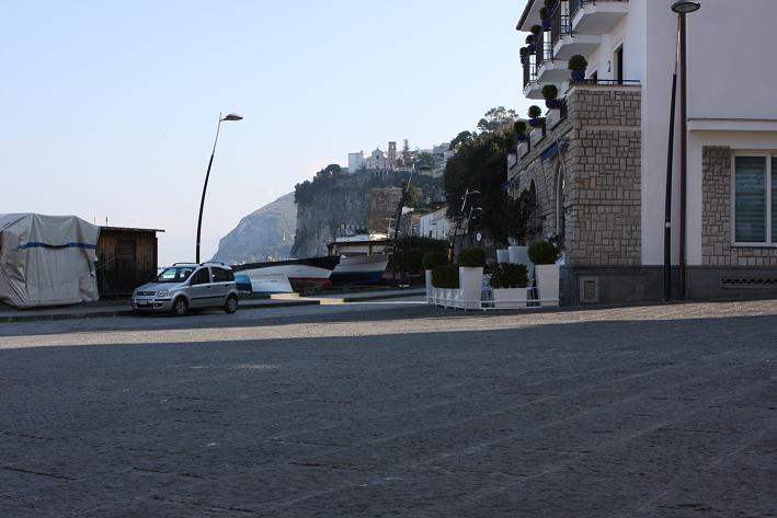 Vico Equense: il sindaco Cinque parla del restauro di Marina d'Equa, a ...