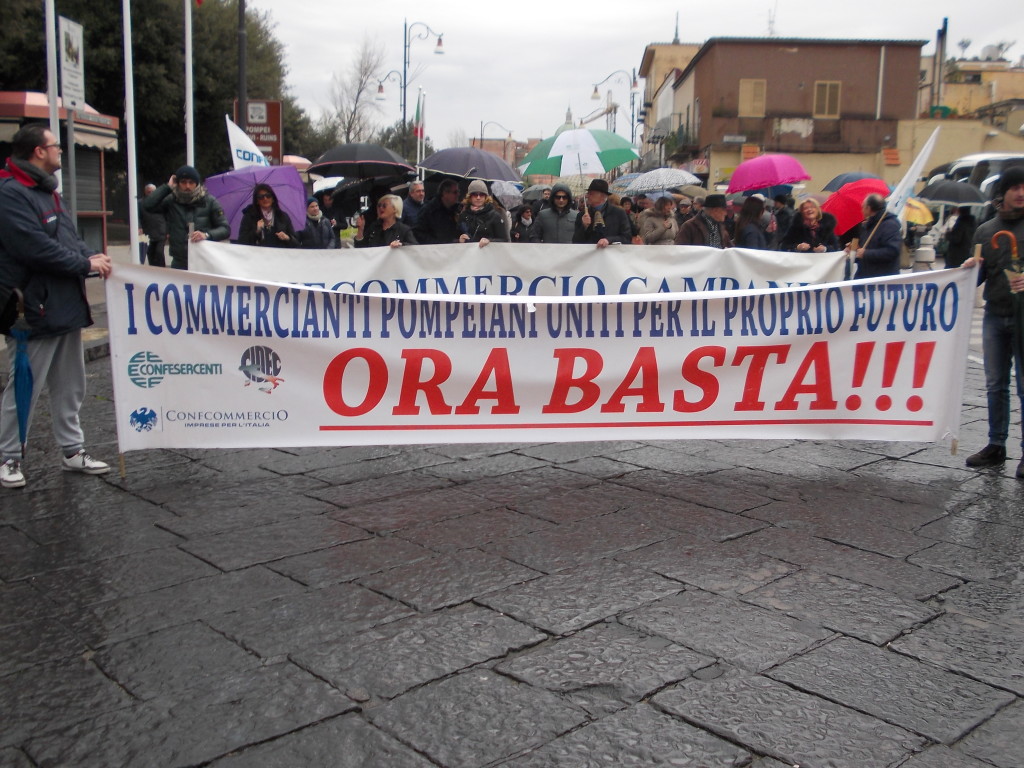 Pompei scende in piazza: stamane la protesta al grido di "Ora basta"