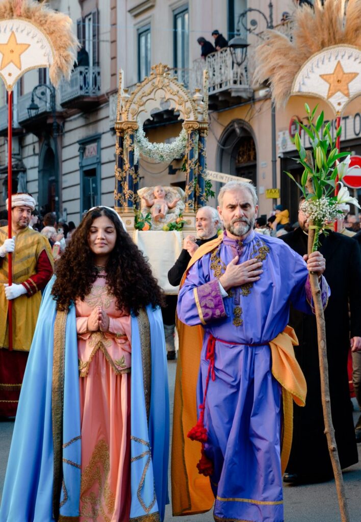 Castellammare: le Pacchianelle di Vico Equense al Santuario Basilica di ...